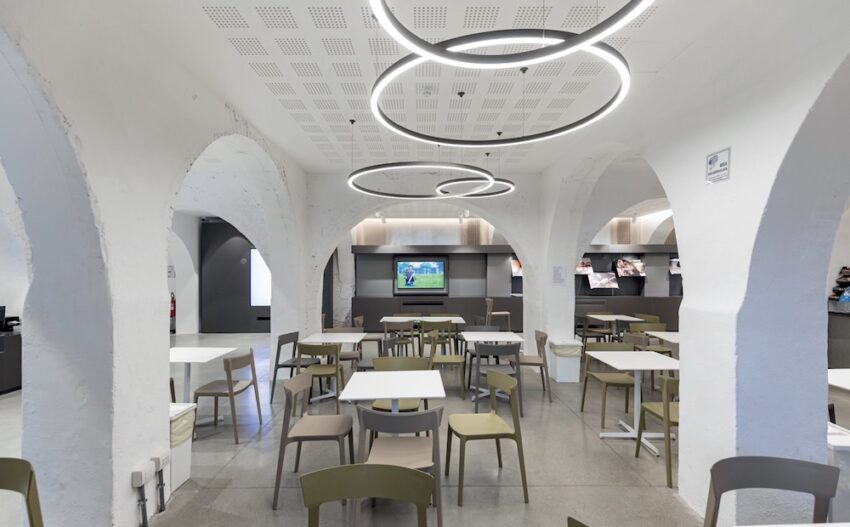 Saint-Gobain: controsoffitti estetici e acustici per il Centro Pime a ...